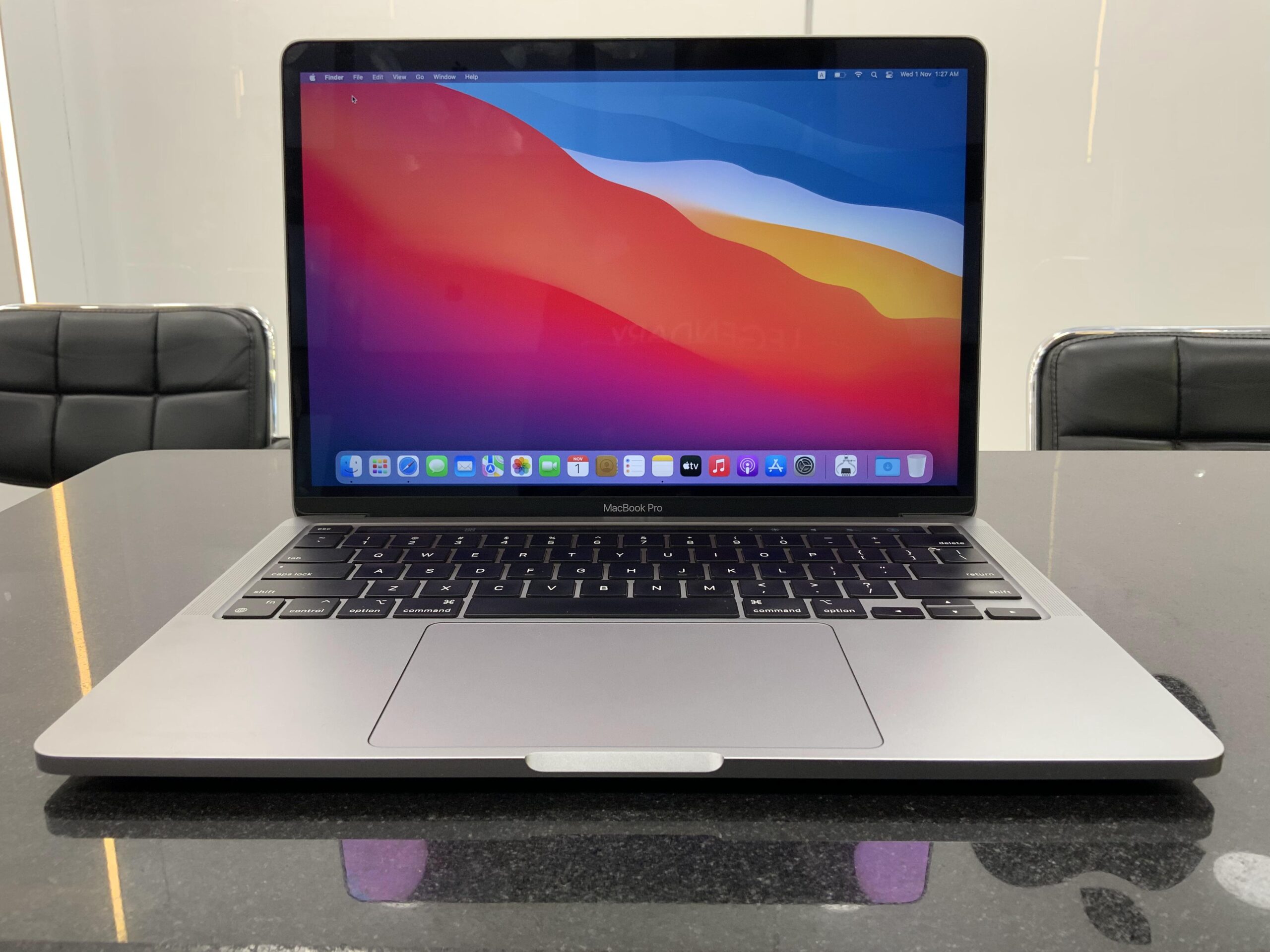 MacBook Pro 2020 M1 Chip 13.3” 8 GB RAM 256 GB SSD USED – AppleWorlds